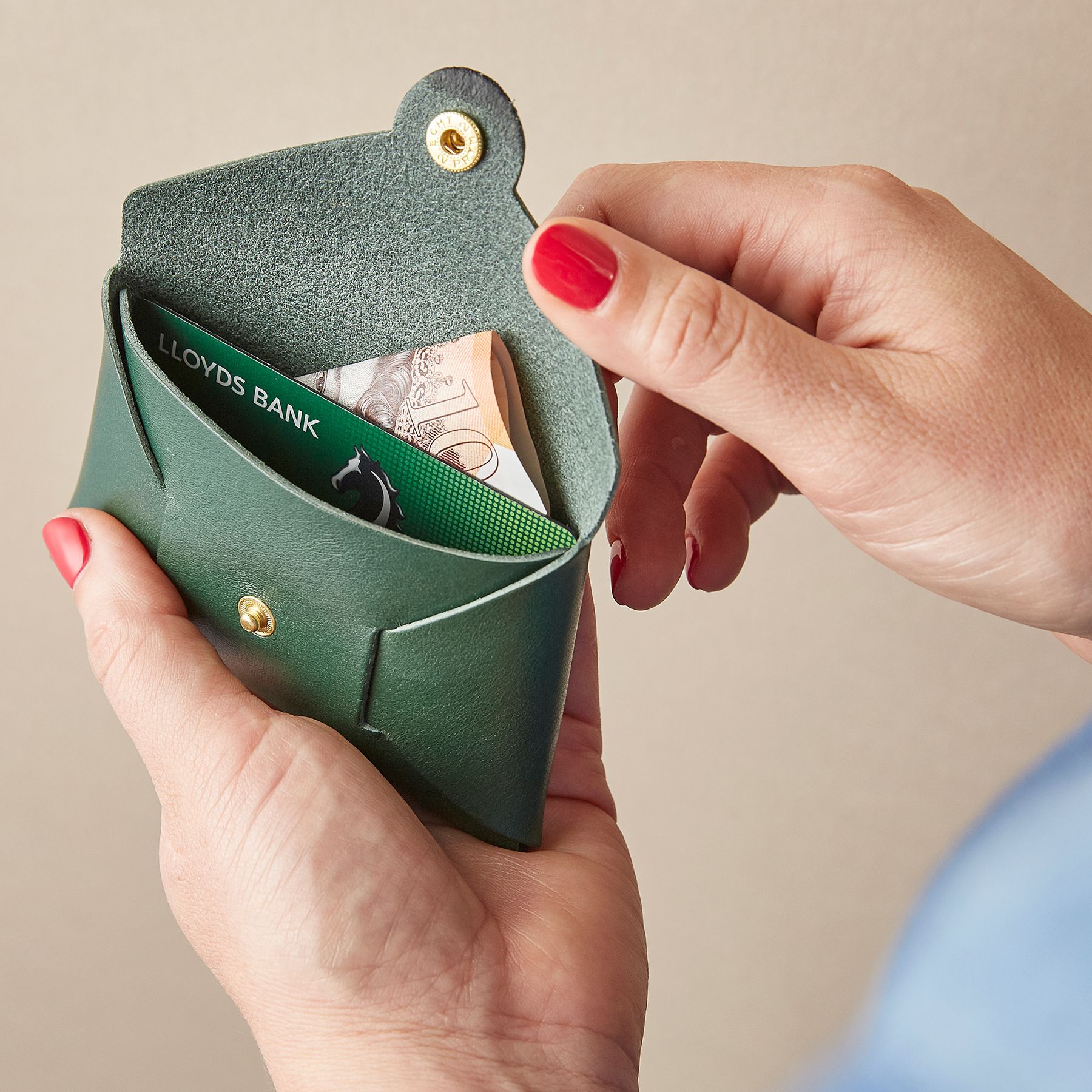 Leather Pouches: Staying Organized on the Go | The Suggested Leather ...