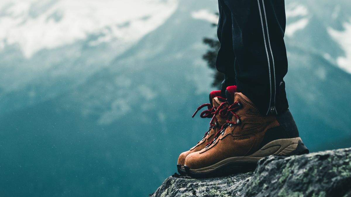 How to Choose the Right Type of Outdoor Shoes | The Suggested